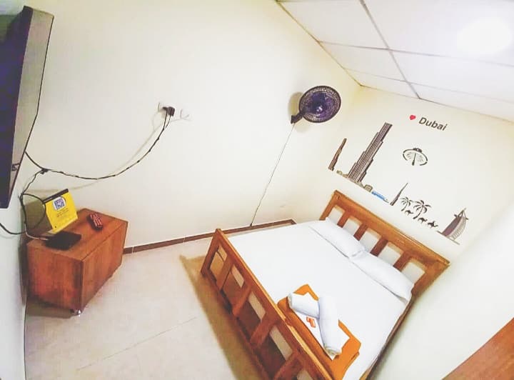 Habitación Doble, Baño Compartido. - Montenegro