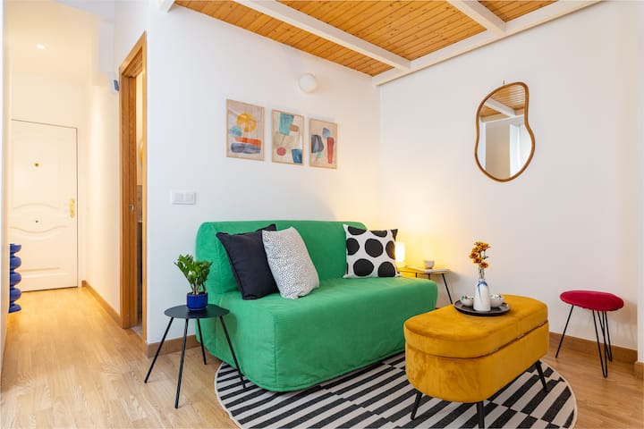 Bright, Peaceful Apartment In Central Madrid - Madrid