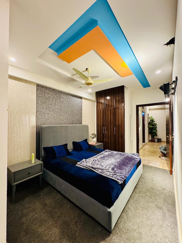 Modern Minimalist 2-br | Luxury Stay In Quiet D-12 - Islamabad