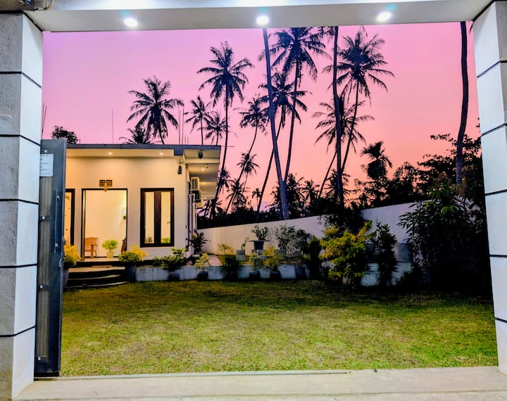 Entire Place Near Mirissa Beach 3br A/c, Non A/c - Mirissa