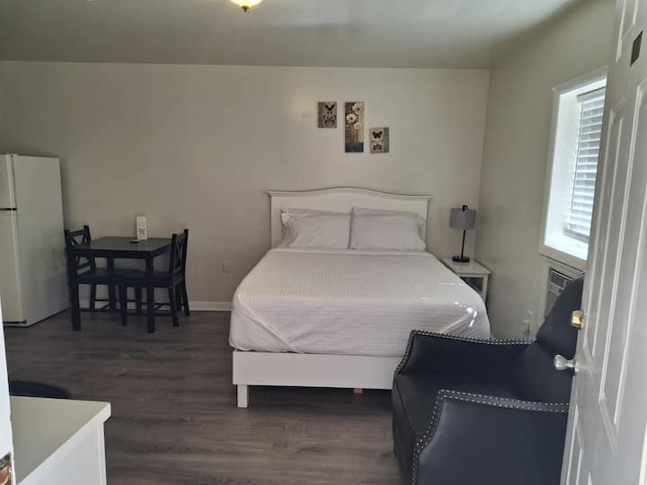 Beautiful Studio Apartment - Liverpool, PA