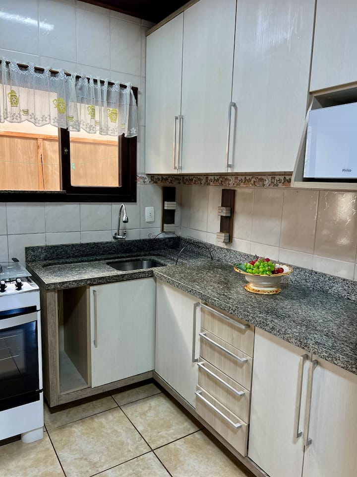 Perto De Tudo! Ap Central Garagem E Churrasqueira! -