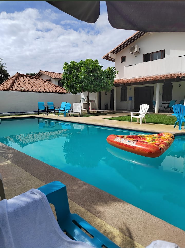 Casa Completa Para 35 Con Piscina En Coronado - Panama