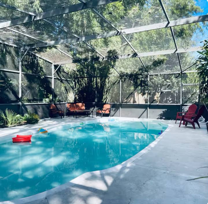 Cute Little Downtown Apartment With Pool! - Winter Park, FL