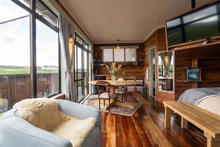 Raglan's Tranquil Garden Retreat - Raglan