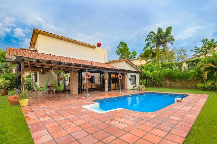 Villa Con Piscina Privada En Fincas Panaca - Quimbaya