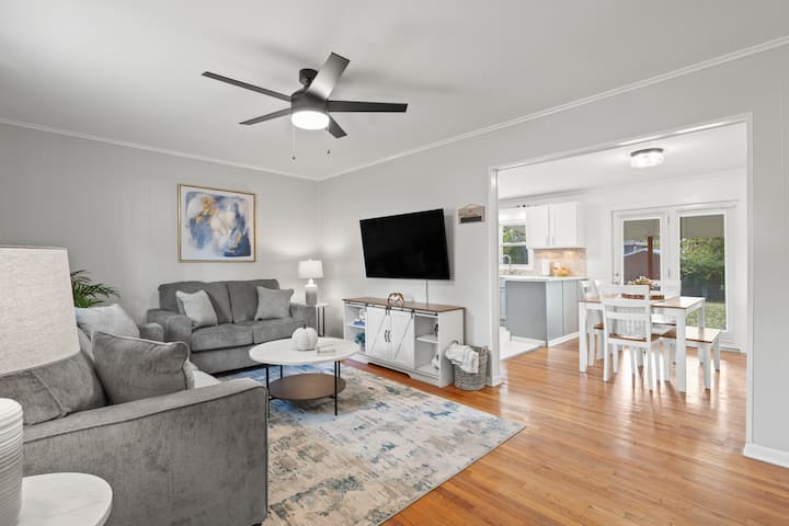 New! 3 Bed Ranch Home~minutes From Downtown Ls - Lee's Summit, MO