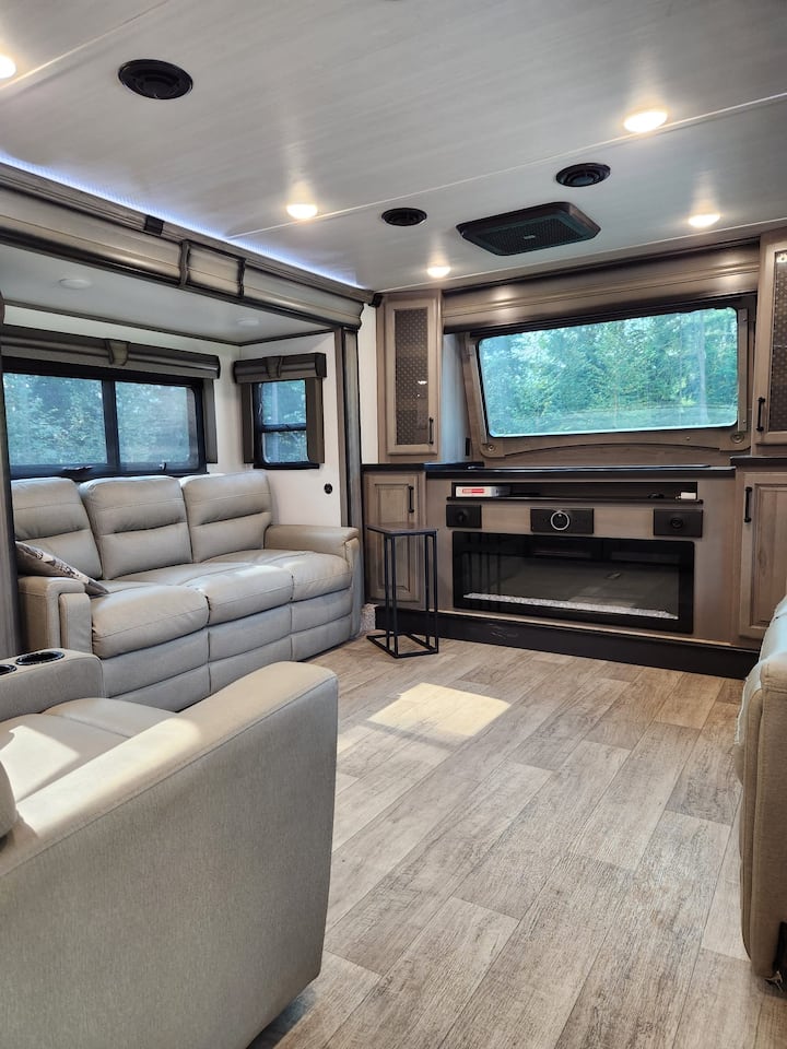 The Glamper At Cascade Creek Ranch - Mission