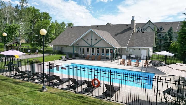The Radium Rise | Outdoor Pool/hot Tub | Balcony - Radium Hot Springs