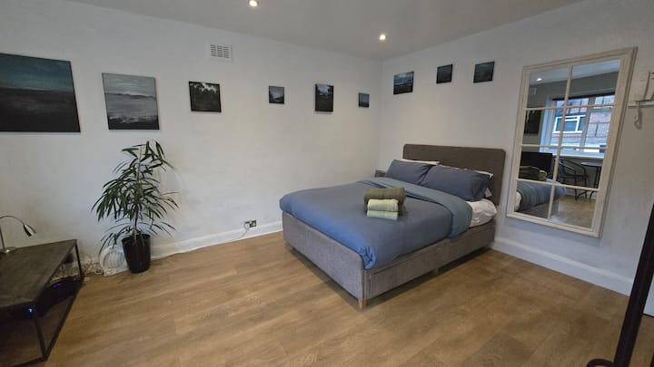 Modern Studio With Cozy Ambience & Great Location - Chessington World of Adventures Resort