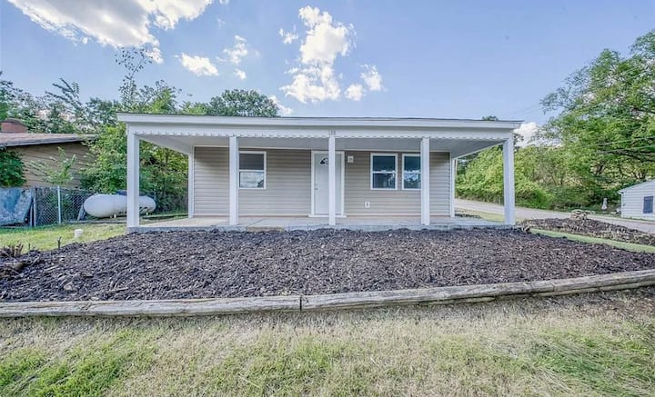 Peaceful Home | 13 Minutes From Ft Wood! - Waynesville, MO