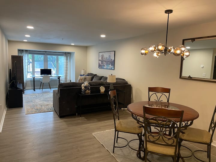 Downtown Retreat | 2 Bed/2 Bath Condo W/ Parking - Wilmington, DE