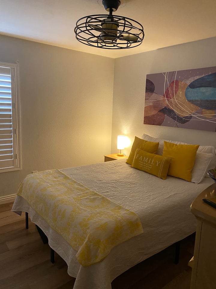 Cozy Home, Away From Home! - Corona