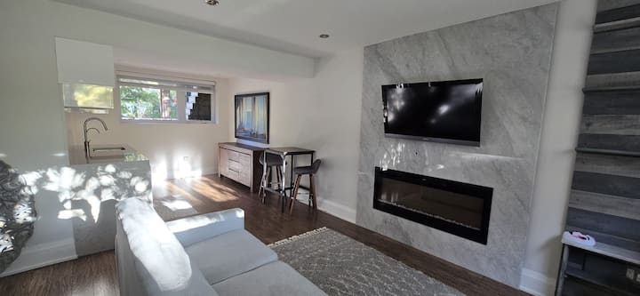 Private Studio In Mississauga Home - Mississauga