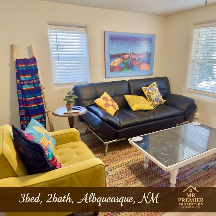 Spacious 3br Family Home! Minutes To Downtown Abq - Albuquerque, NM