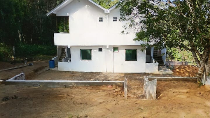 Kitinete Com Pequena Cozinha, Banheiro E áRea. - Presidente Figueiredo