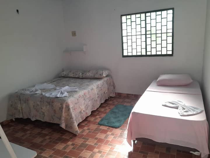 Kitinetes Em Sítio à 1 K Do Centro  De Pres. Fig. - Presidente Figueiredo