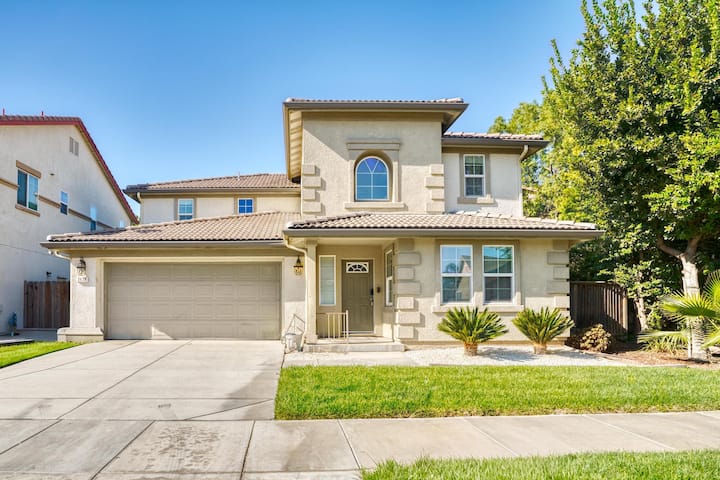 Two Story Country Home With Stair Lift - Los Banos, CA
