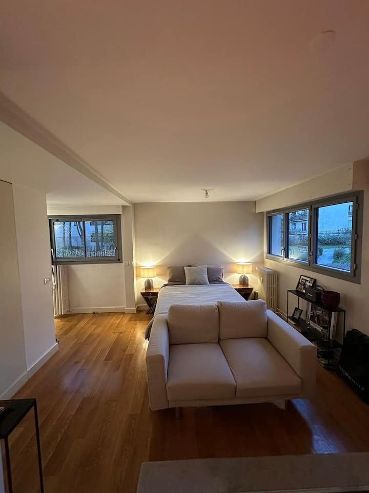 Grand Studio Lumineux - Vue Sur Jardin à Neuilly - Neuilly-sur-Seine