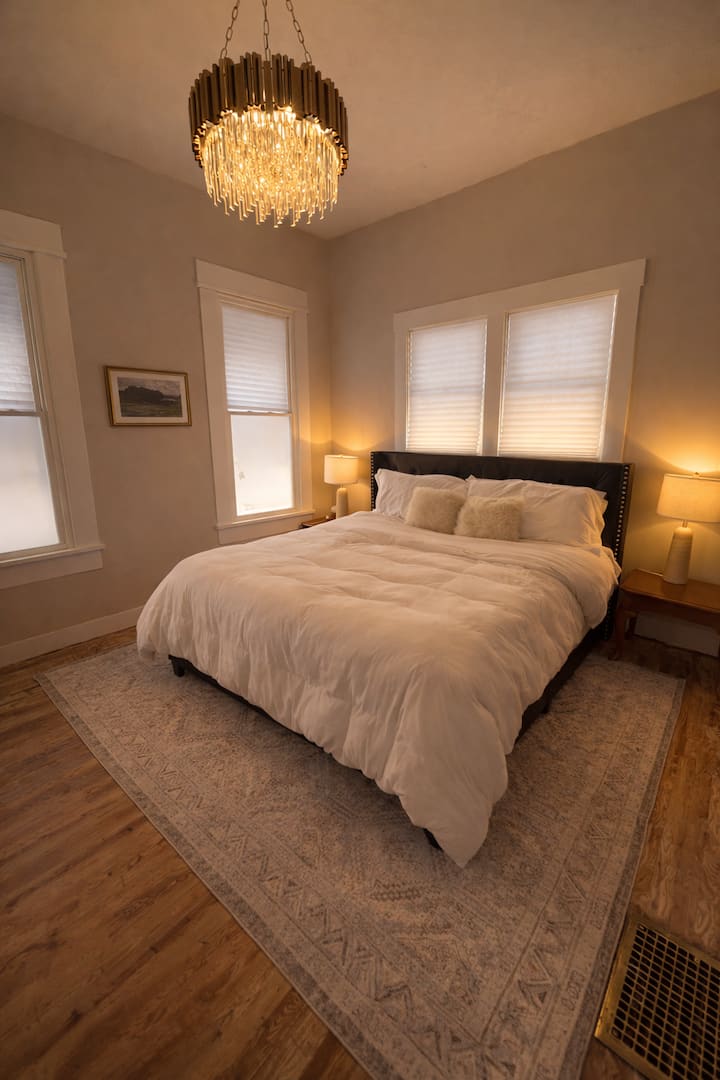 Renovated Downtown Troy Retreat | King Bed - Troy, OH