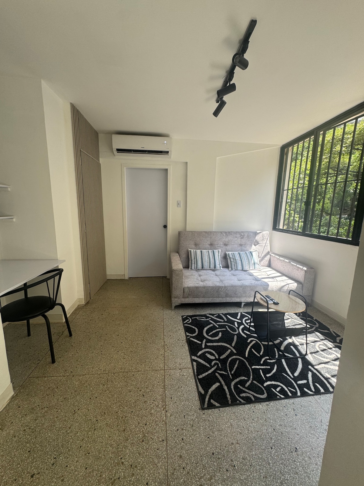 Central Mediterranean apartment with fast wifi | minigolf - Apartments ...