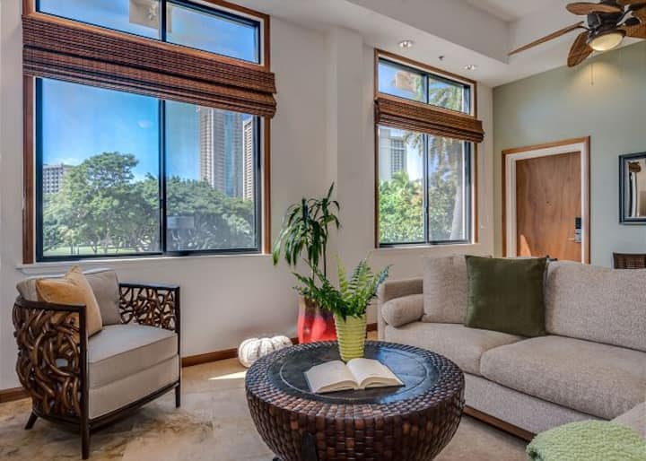 2br/2.5bath High-ceiling Retreat By Waikiki Beach - Honolulu, HI