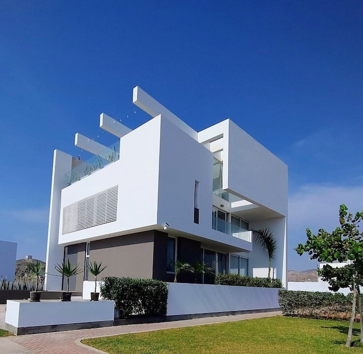 Alojamiento Casa De Playa, Altomar, Cerro Azul - Perú