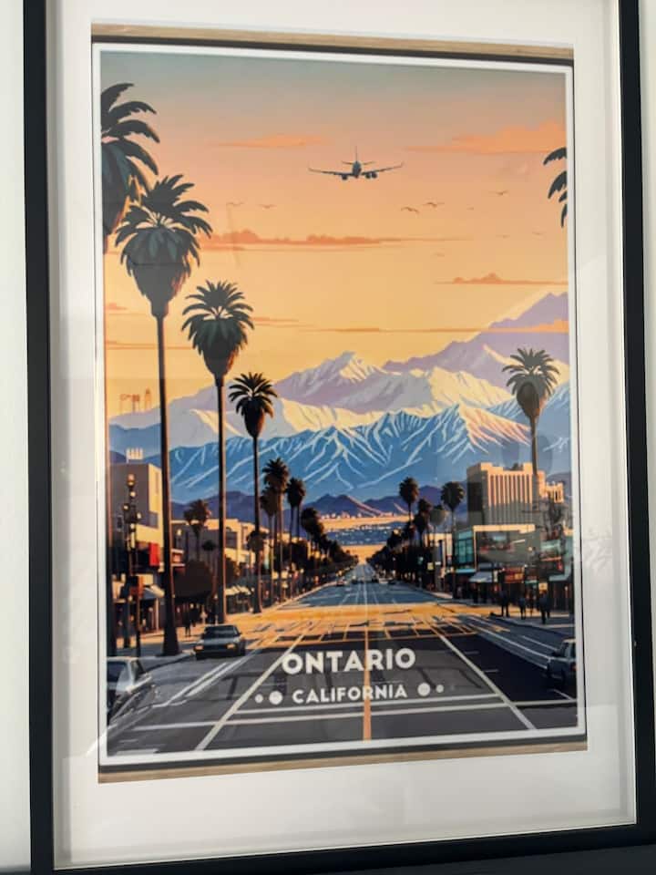 Studio Ontario - Claremont, CA