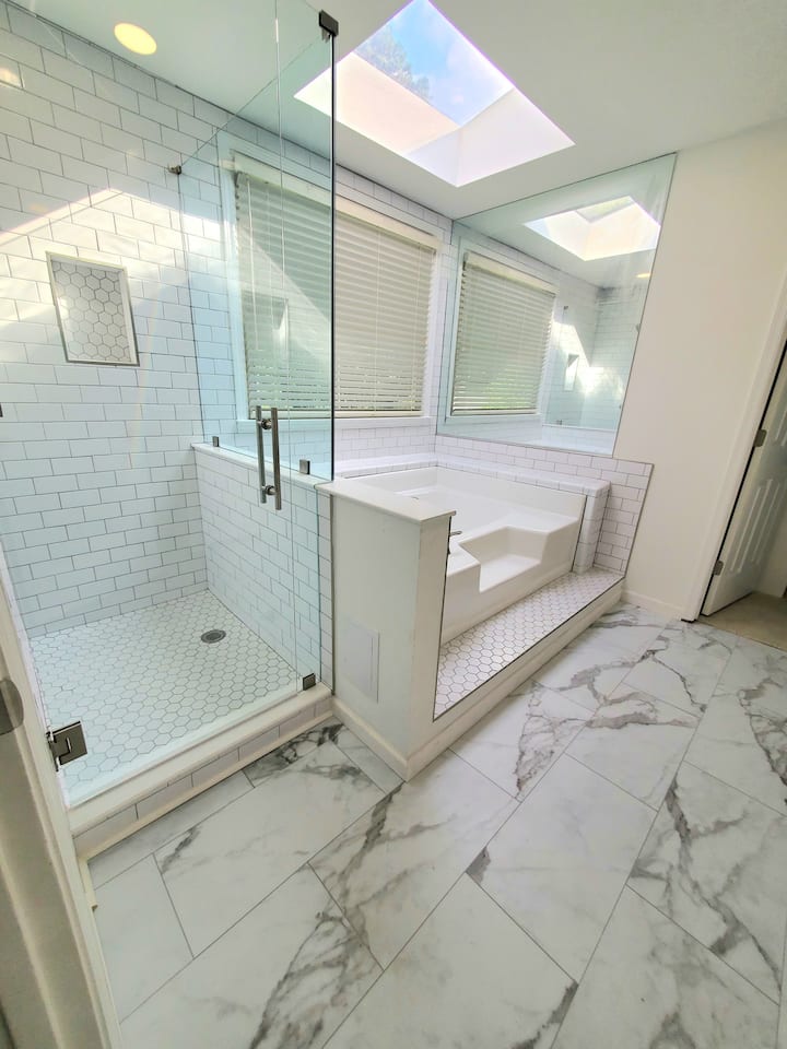 Sandtrap Escape- Plush Beds, Luxury Bathroom - Peachtree City, GA