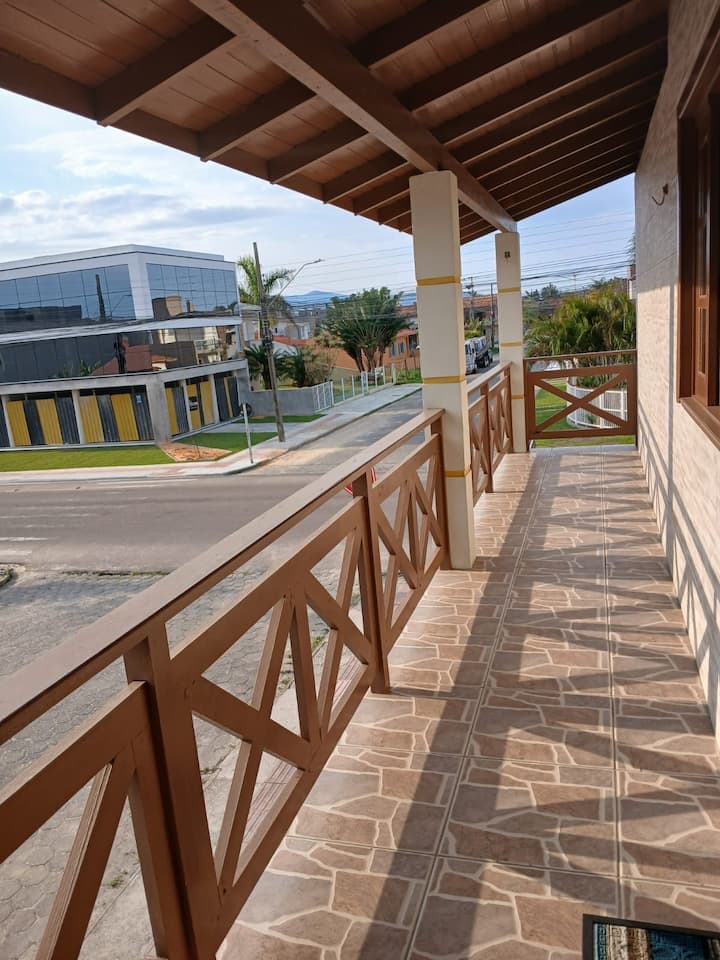 Casa No Centro De Garopaba - Garopaba