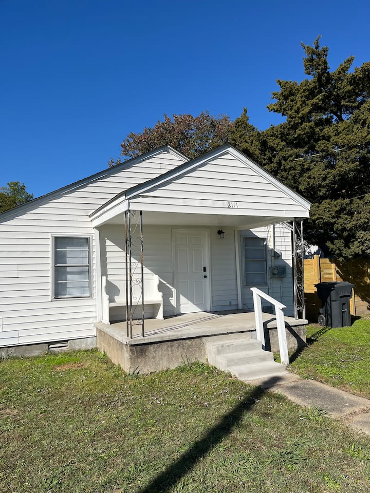 Cozy Hideaway - Jonesboro, AR