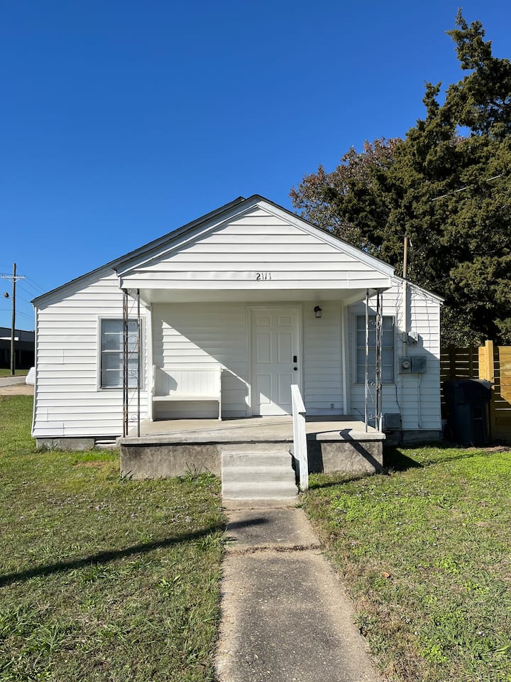 Cozy Hideaway - Jonesboro, AR