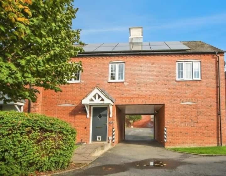 Cosy & Convenient 2bdr|close To Town|free Parking - Stratford-upon-Avon