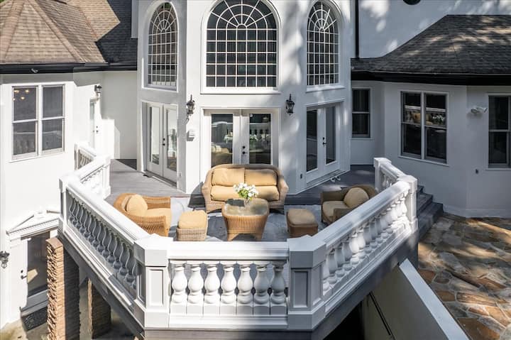 10 Bedroom 11580 Sqft Near Airport - Atlanta, GA