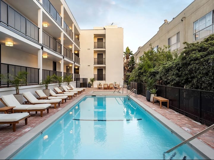Luxury West Hollywood Beverly Hills Apartment - West Hollywood, CA
