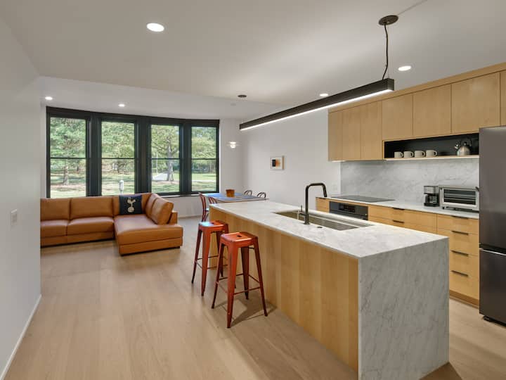 History Meets Modern: 1 Bedroom With Free Parking - Harrisburg, PA