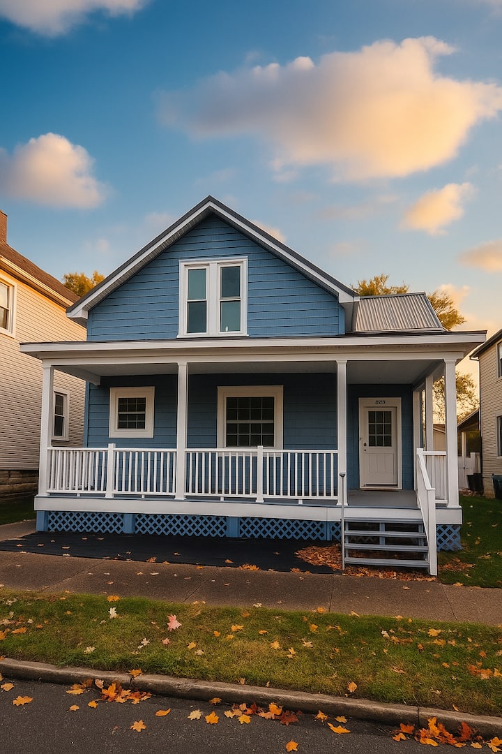 Cozy Holiday Stay • Modern Erie Home Near Bayfront - Erie, PA