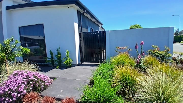 Lighthouse, Outdoor Bath, Airport,12 Minutes - Christchurch