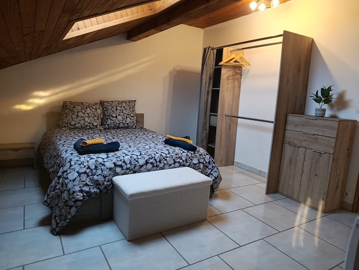 Charme T2 - Grand Séjour & Cuisine - Albertville