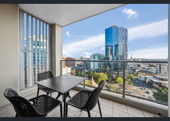 Inner-city Gem With Pool - Brisbane