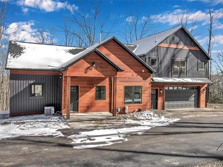 Enchanted Mountain Home On Bibbs - Ellicottville, NY