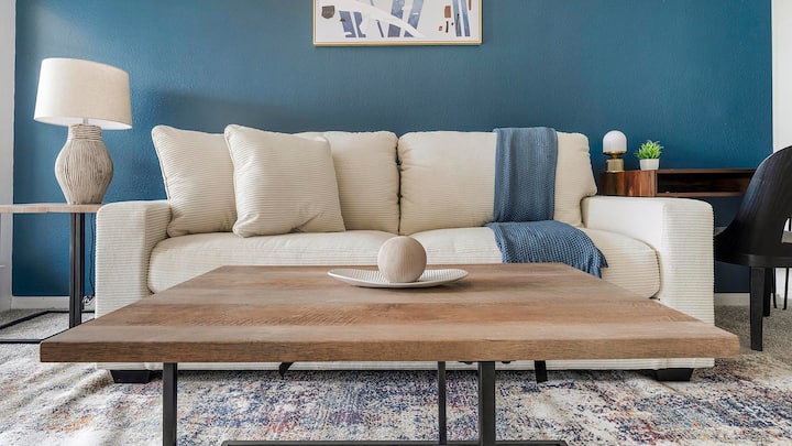 Landing | Incredible 2bd, Gym, Pool - Austin, TX