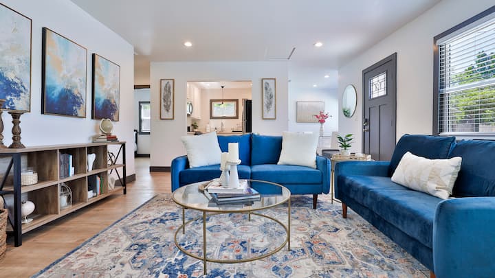 Charming & Cozy Cottage Retreat - La Verne, CA