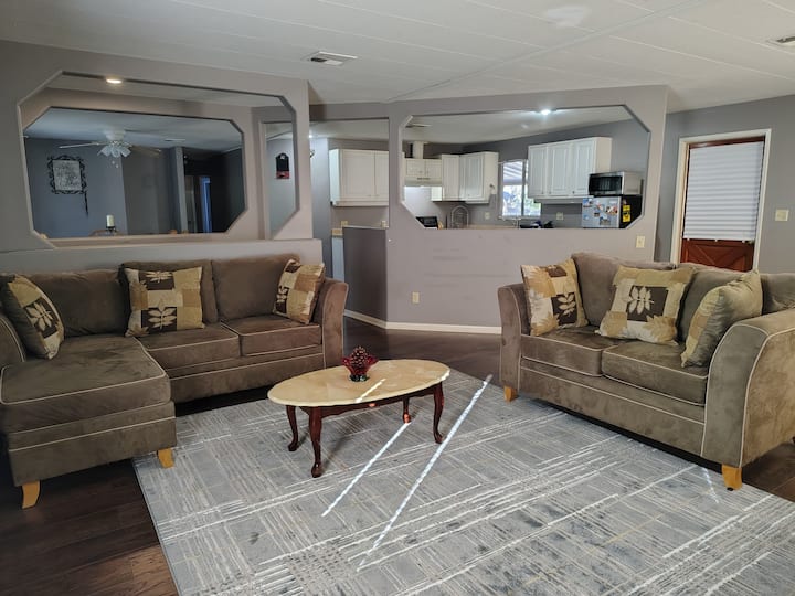 Peaceful Home In Lake Elsinore - Lake Elsinore, CA