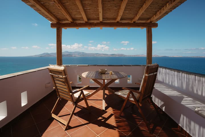 Naxian Sky Villa • Aegean Sunset Hilltop Bliss - 낙소스 섬