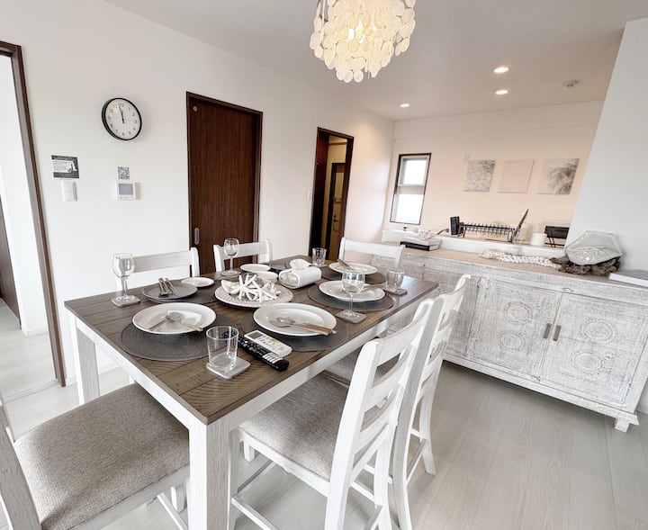 Designer Stay In うるま/３階フロア全室(4)オシャレ民泊/最大６名/グループ歓迎 - Okinawa