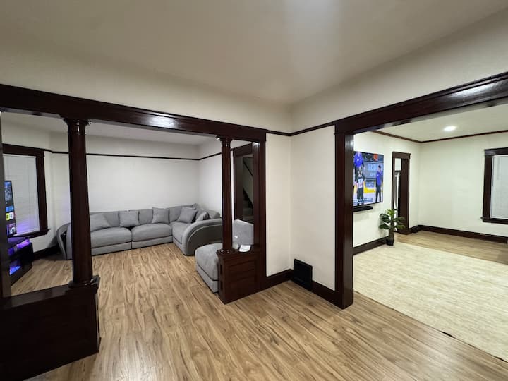 4 Bedroom 2 Bathroom Very Large Home. Park Access! - Cleveland Heights, OH