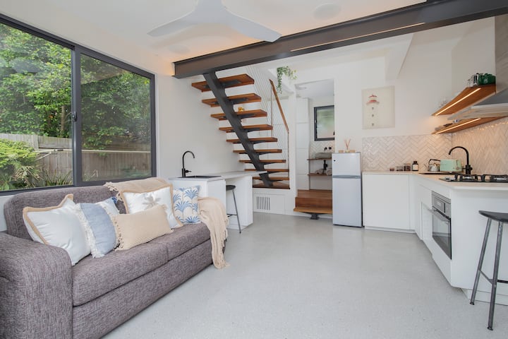 Cosy, Private, Self-contained Cottage - Newcastle