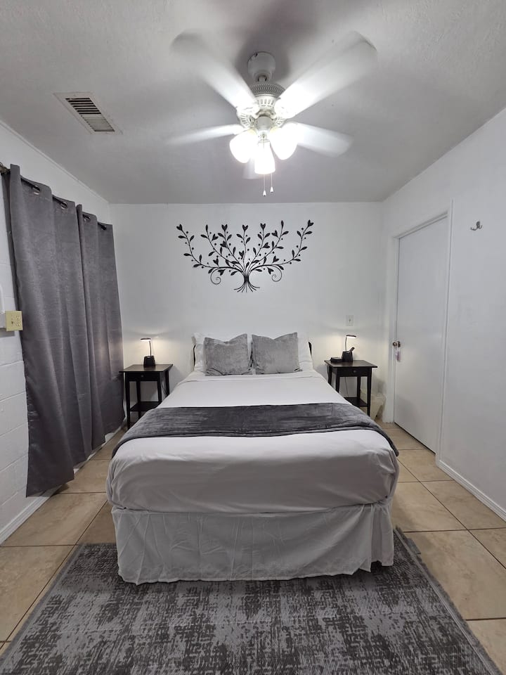 Great Location Is Just Steps From Route 66 - Williams, AZ