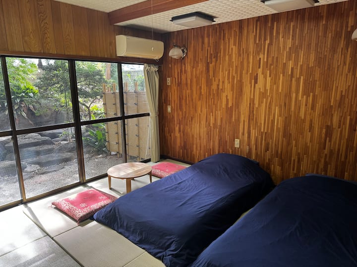 日本庭園を望む和モダンの部屋 - Narita